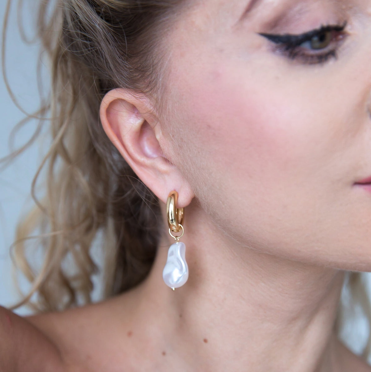 Barbara Pearl Gold Earrings – Masterfair